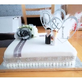 square 10 inch Undecorated Iced Sponge Cake to decorate yourself ...